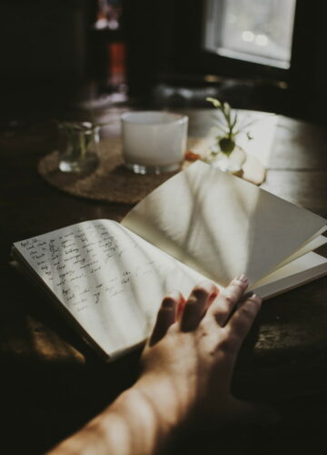 30+ Mindfulness Journal Prompts to Find Peace in the Storm (+PDF) ⋆ ...